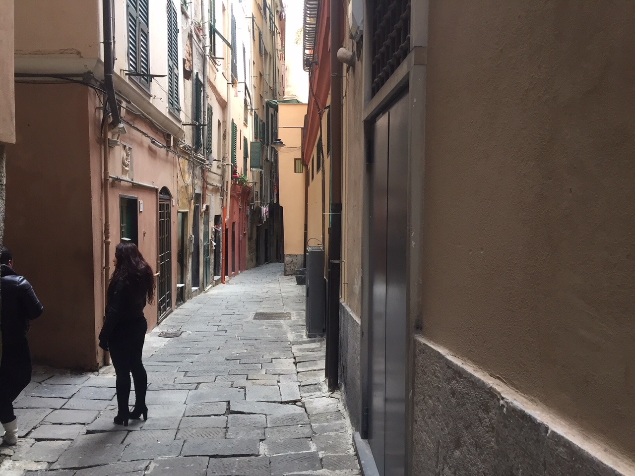 Alla Scoperta dei Caruggi di Genova: Storia, Curiosità e Itinerari ...